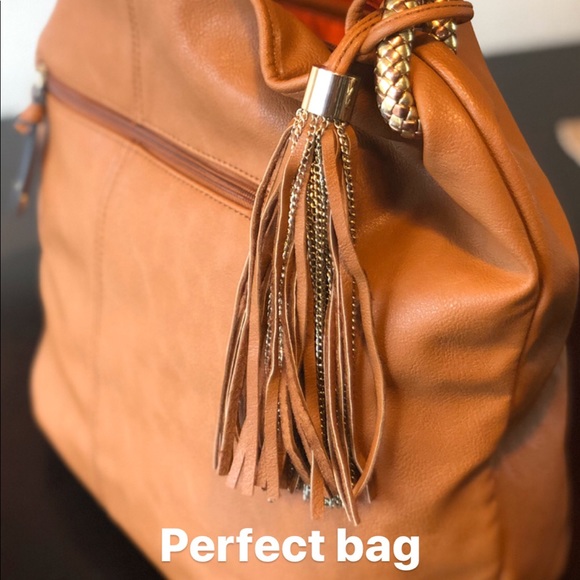 Sondra Roberts | Bags | Sondra Roberts Sr2 Tan And Gold Leather Hobo ...